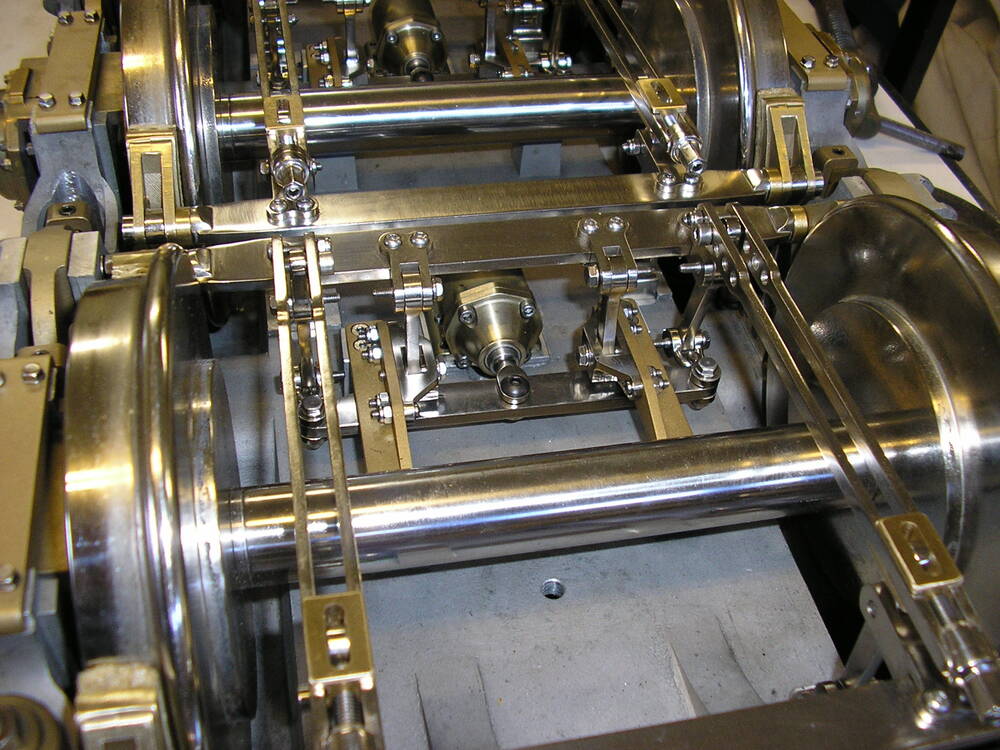 Live Steam Engines | Union Pacific 4-6-6-4 Challenger Live Steam ...